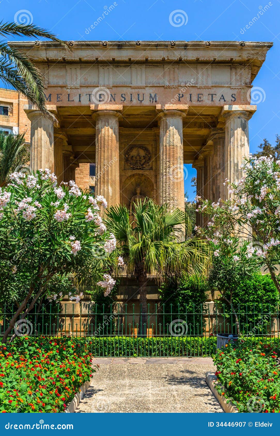 Alexander Ball Monument imagem de stock. Imagem de verde - 34446907