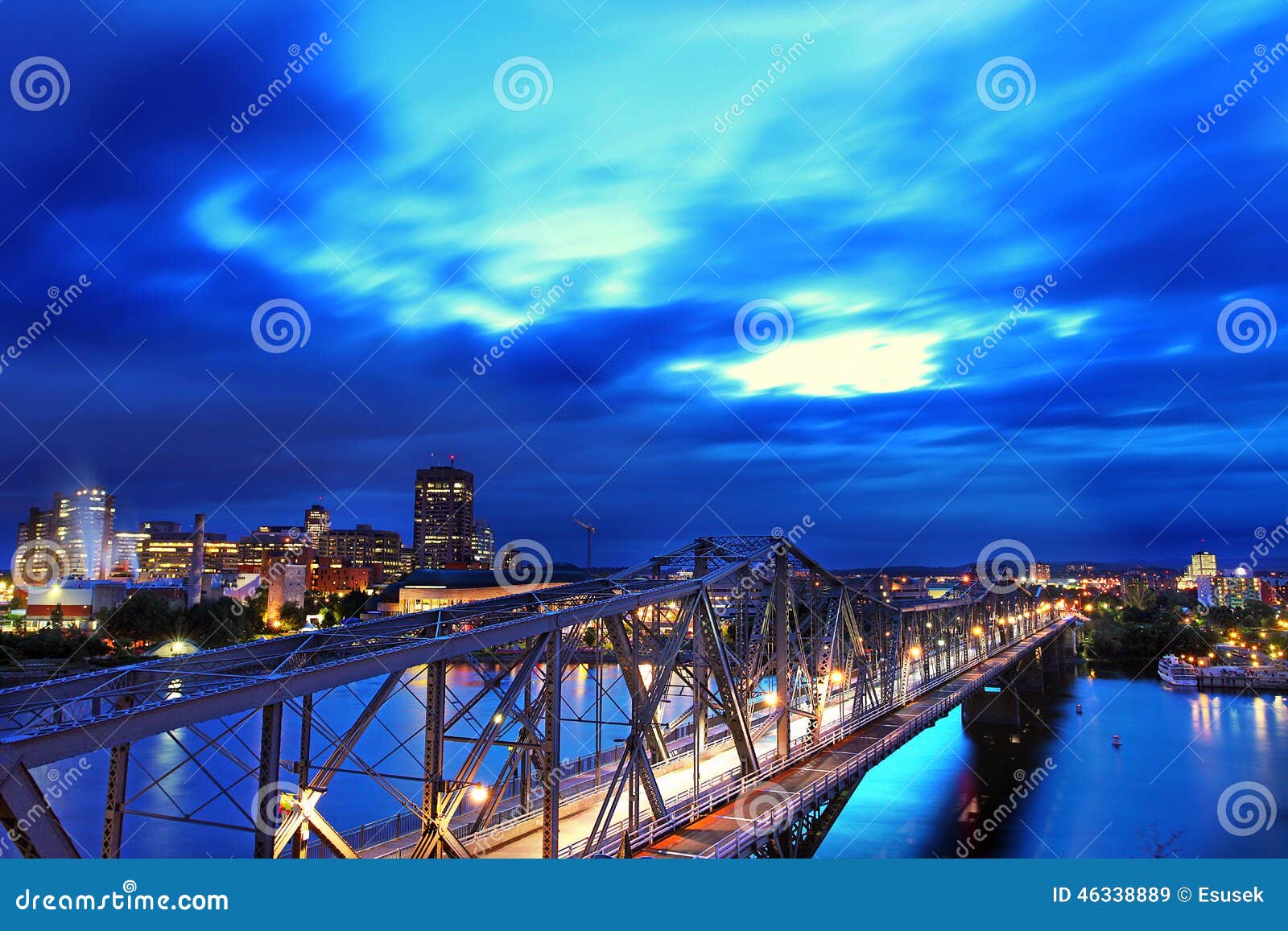 Alexandra Bridge in Ottawa, Canada Stock Image - Image of blue, hull ...