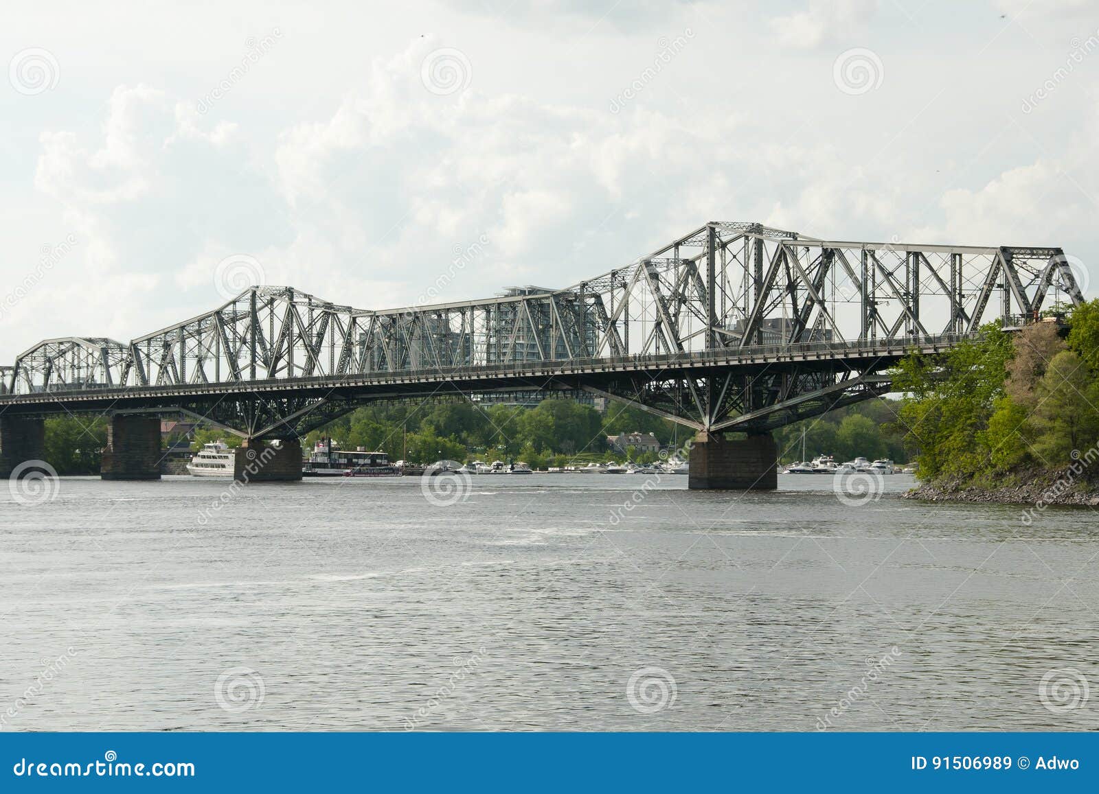 Alexandra Bridge - Ottawa - Canada Editorial Stock Image - Image of ...