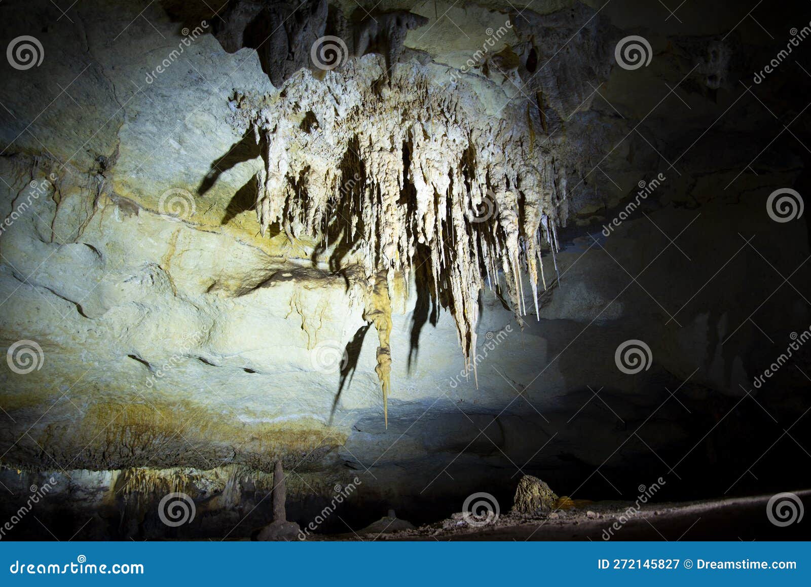 Alexandra Cave stock image. Image of geology, hole, nature - 272145827