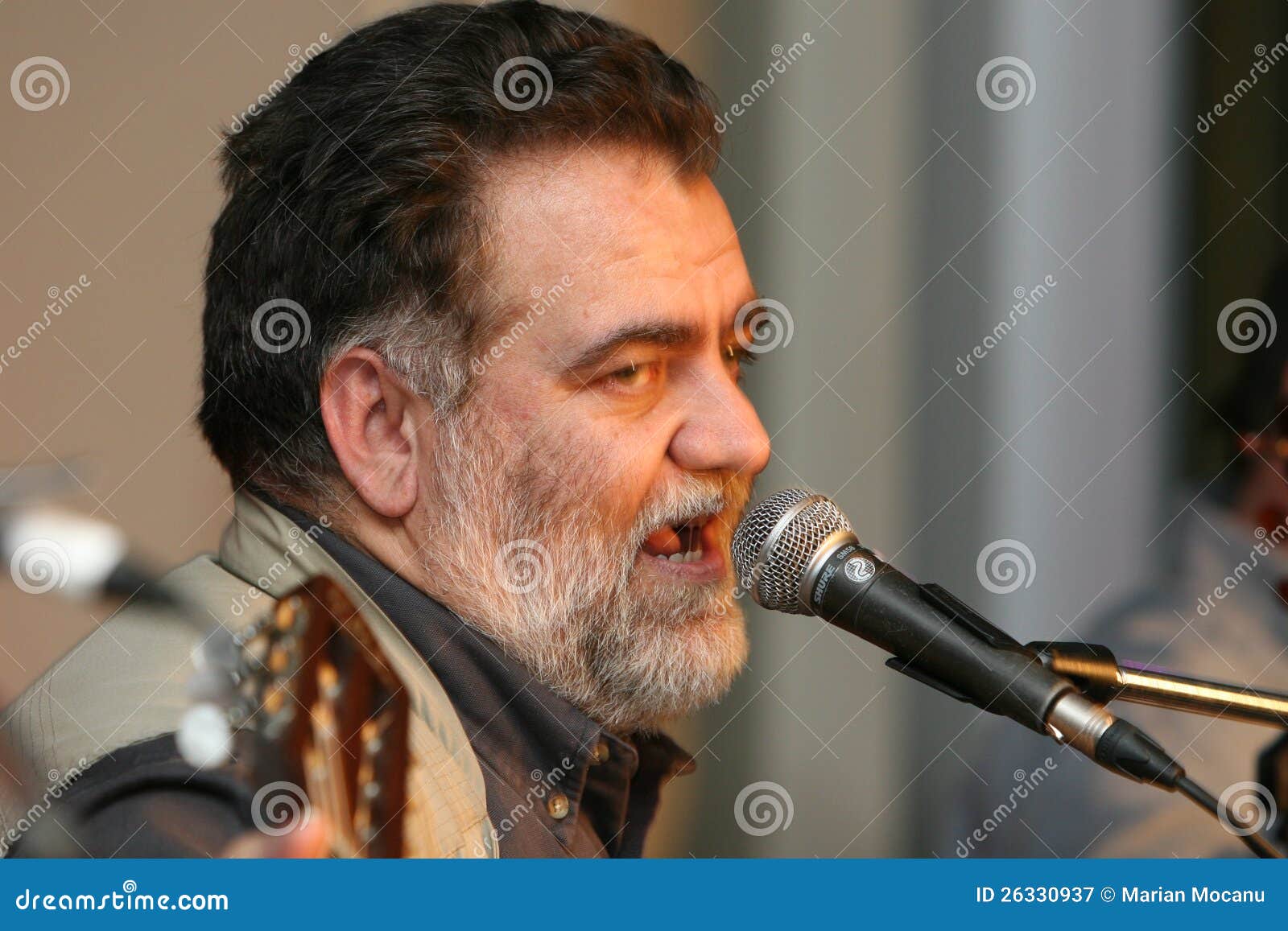 Alexandru Andries editorial photography. Image of playing - 26330937