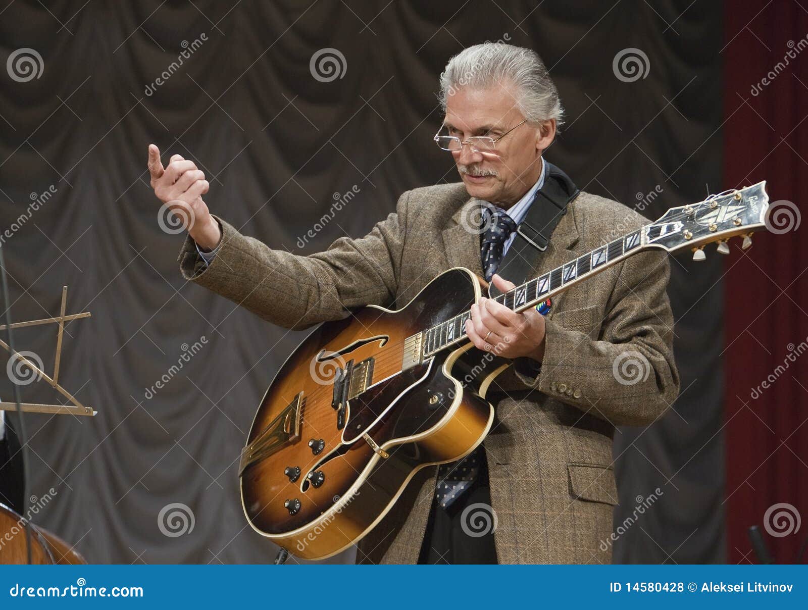 Alexey Kuznetsov photo stock éditorial. Image du pièce - 14580428