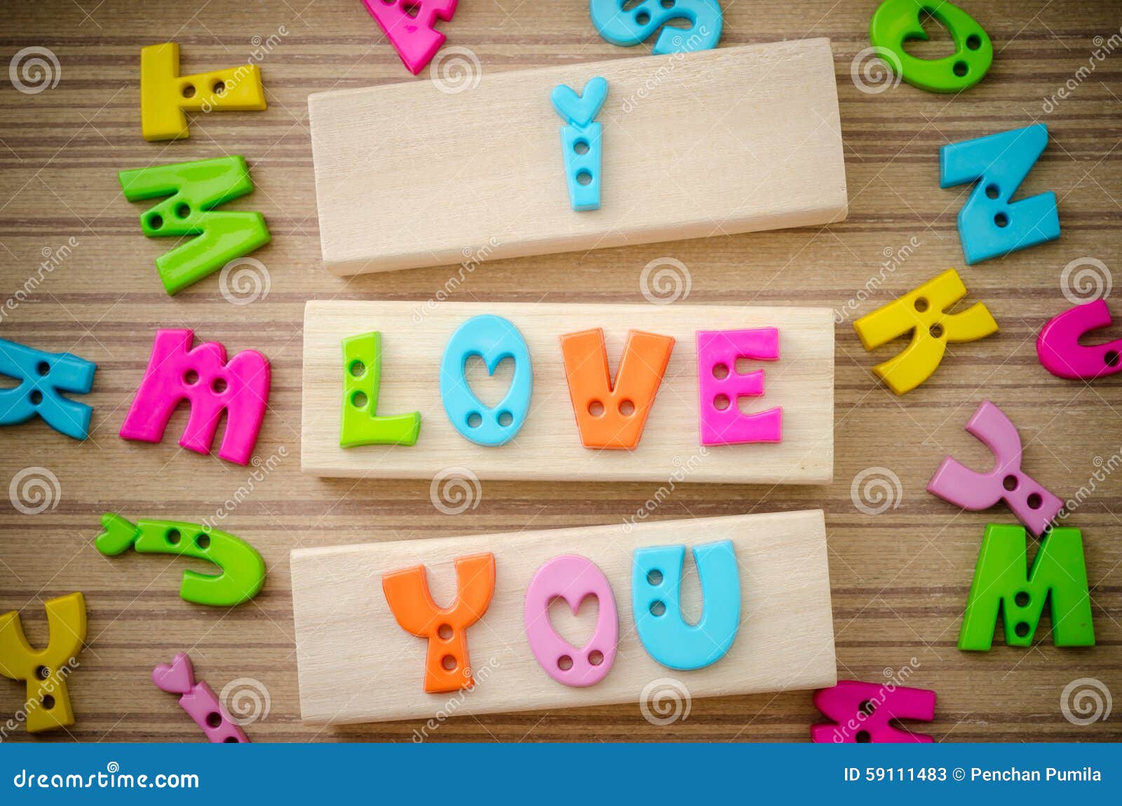 Alfabeto colorido del AMOR imagen de archivo. Imagen de verde - 59111483