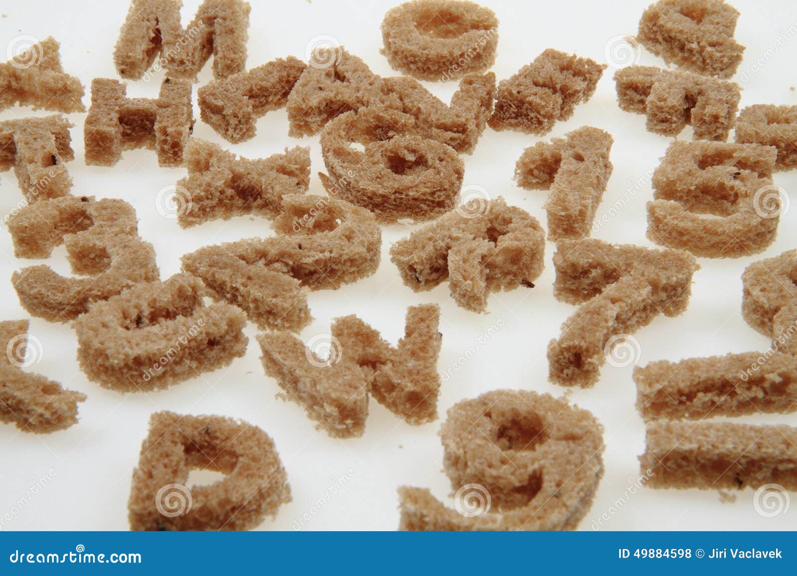 Alfabeto del pan foto de archivo. Imagen de blanco, rebanada - 49884598