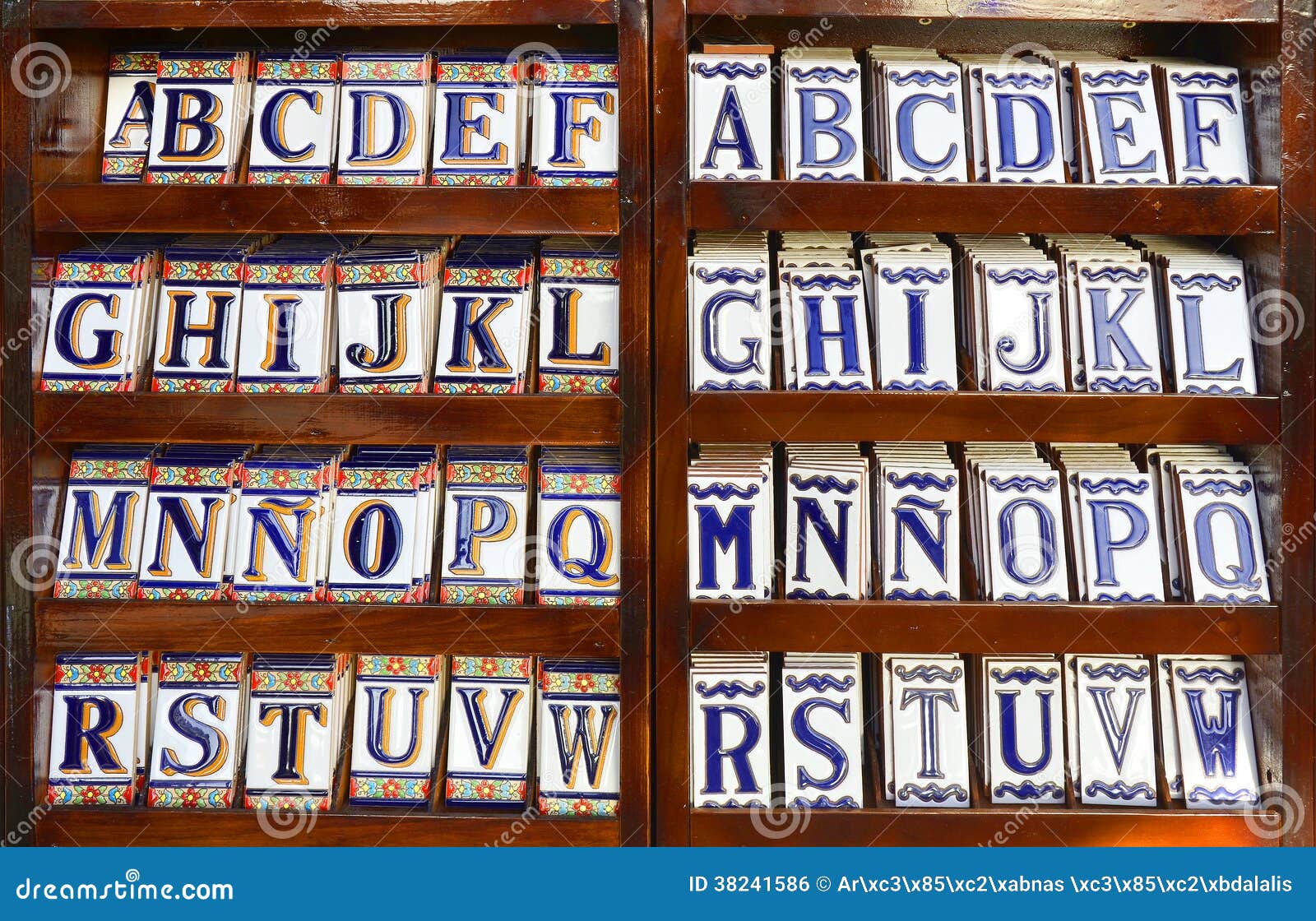 Alfabeto do azulejo foto de stock. Imagem de prateleiras - 38241586