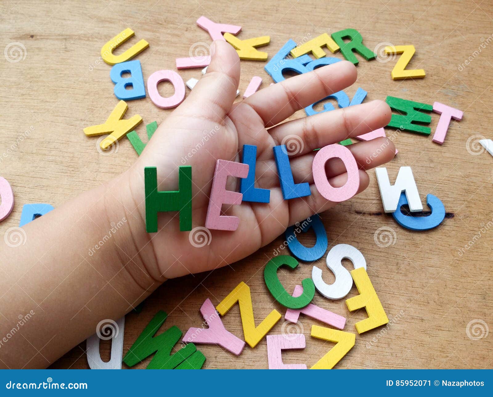 Alfabetos De Madeira Coloridos Imagem de Stock - Imagem de brinquedo ...
