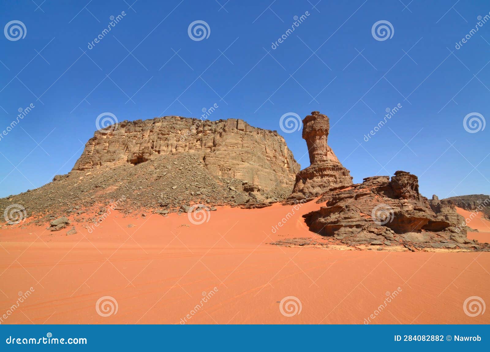 Algerian Sahara desert stock photo. Image of northern - 284082882