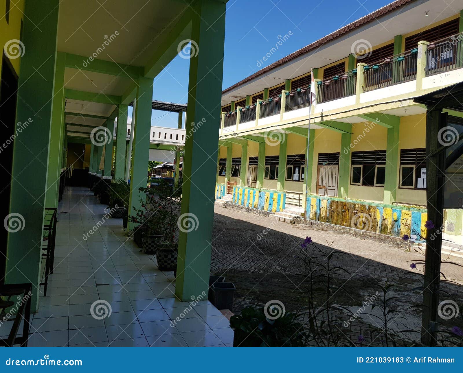 Algumas Salas De Aula Vistas No Hall Imagem de Stock - Imagem de ...