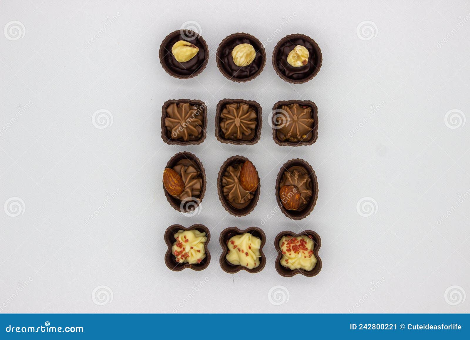 Algunos Dulces De Chocolate Rellenos Imagen de archivo - Imagen de ...
