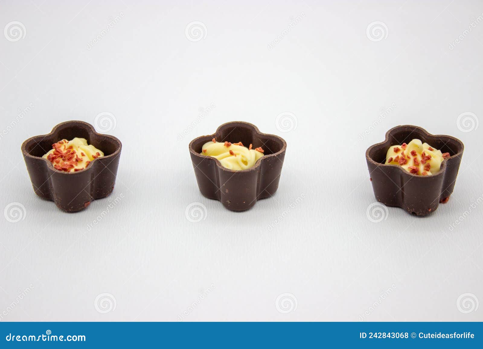 Algunos Dulces De Chocolate Rellenos Foto de archivo - Imagen de mezcla ...