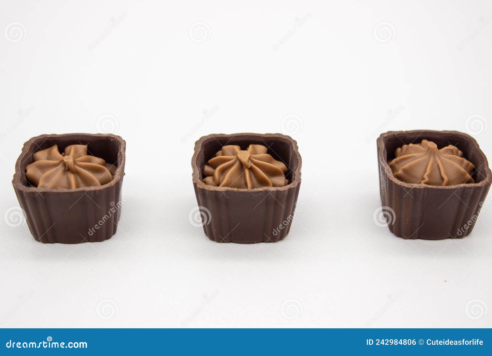 Algunos Dulces De Chocolate Rellenos Foto de archivo - Imagen de salud ...