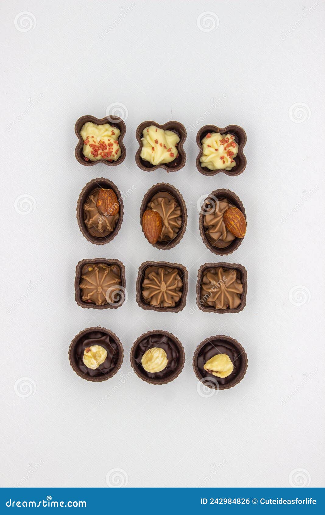 Algunos Dulces De Chocolate Rellenos Foto de archivo - Imagen de gusto ...