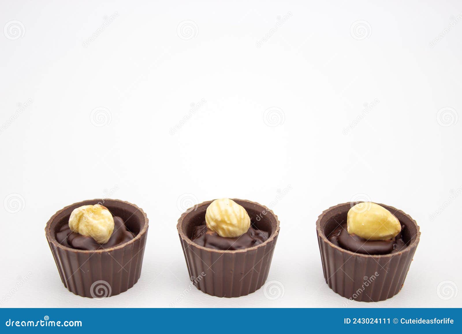 Algunos Dulces De Chocolate Rellenos Imagen de archivo - Imagen de ...