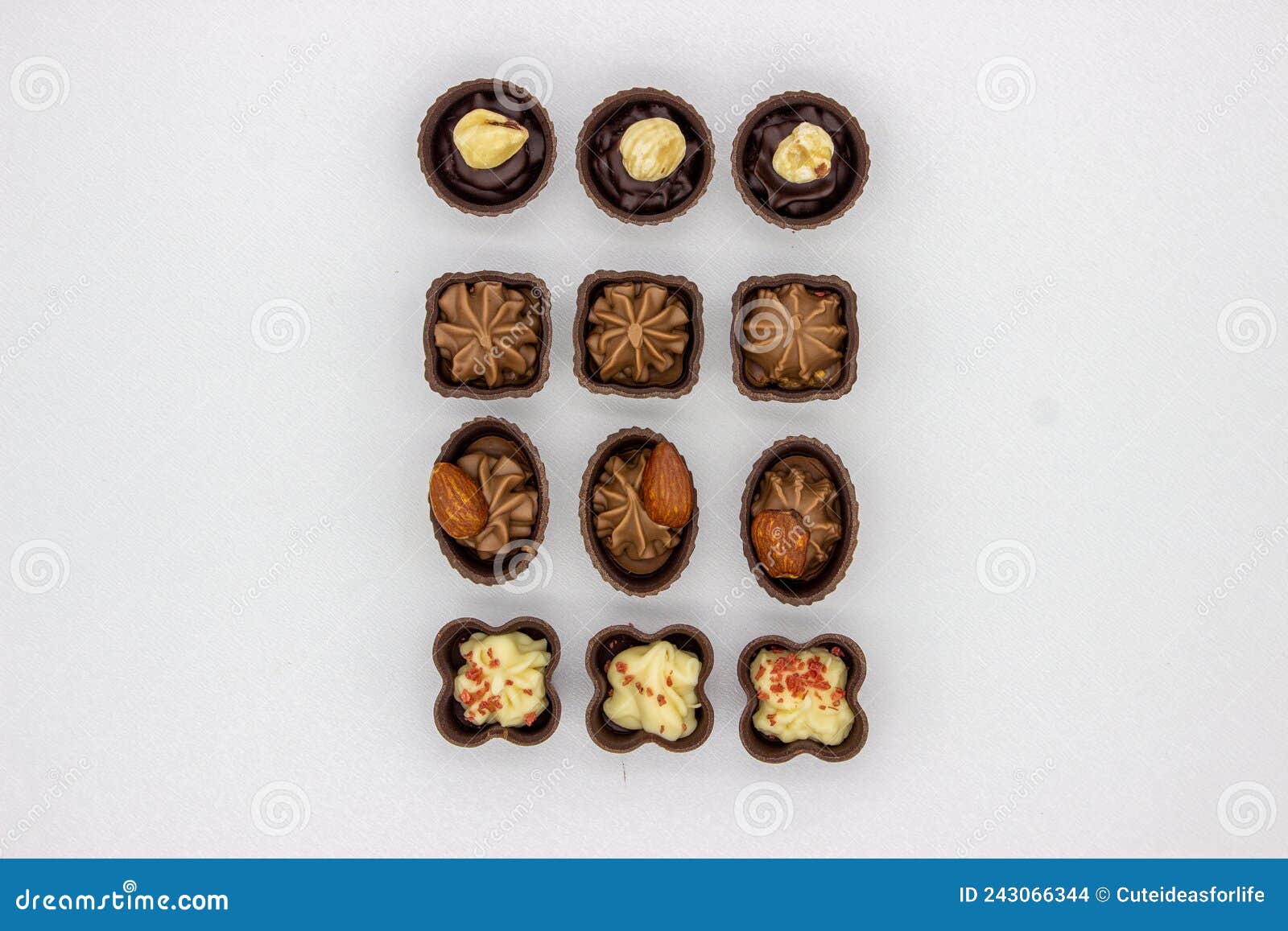 Algunos Dulces De Chocolate Rellenos Foto de archivo - Imagen de pedazo ...