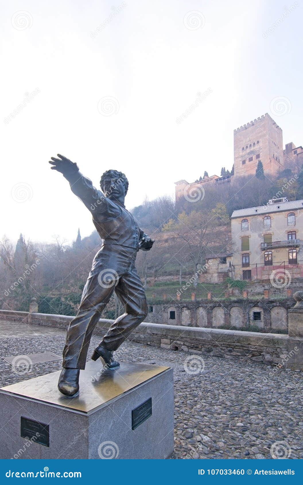 Alhambra Et Statue De Danseur Mario Maya Image éditorial - Image du ...