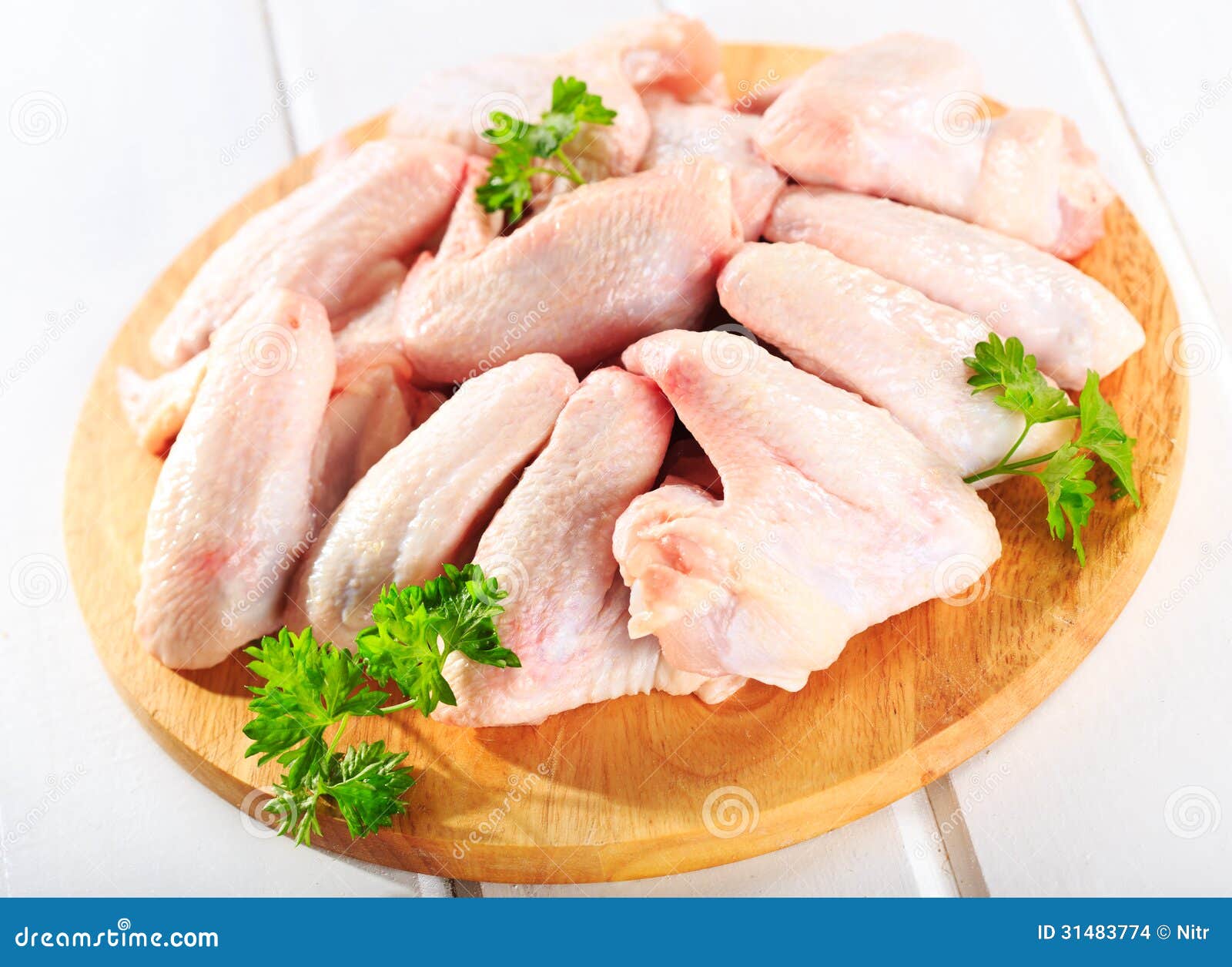 Ali di pollo crude fotografia stock. Immagine di ingrediente - 31483774