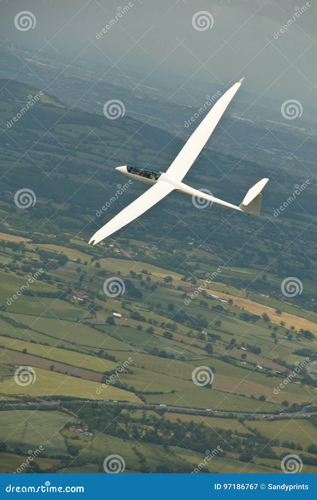 Aliante, Aliante Che Sorvola Campagna Immagine Stock - Immagine di volo ...