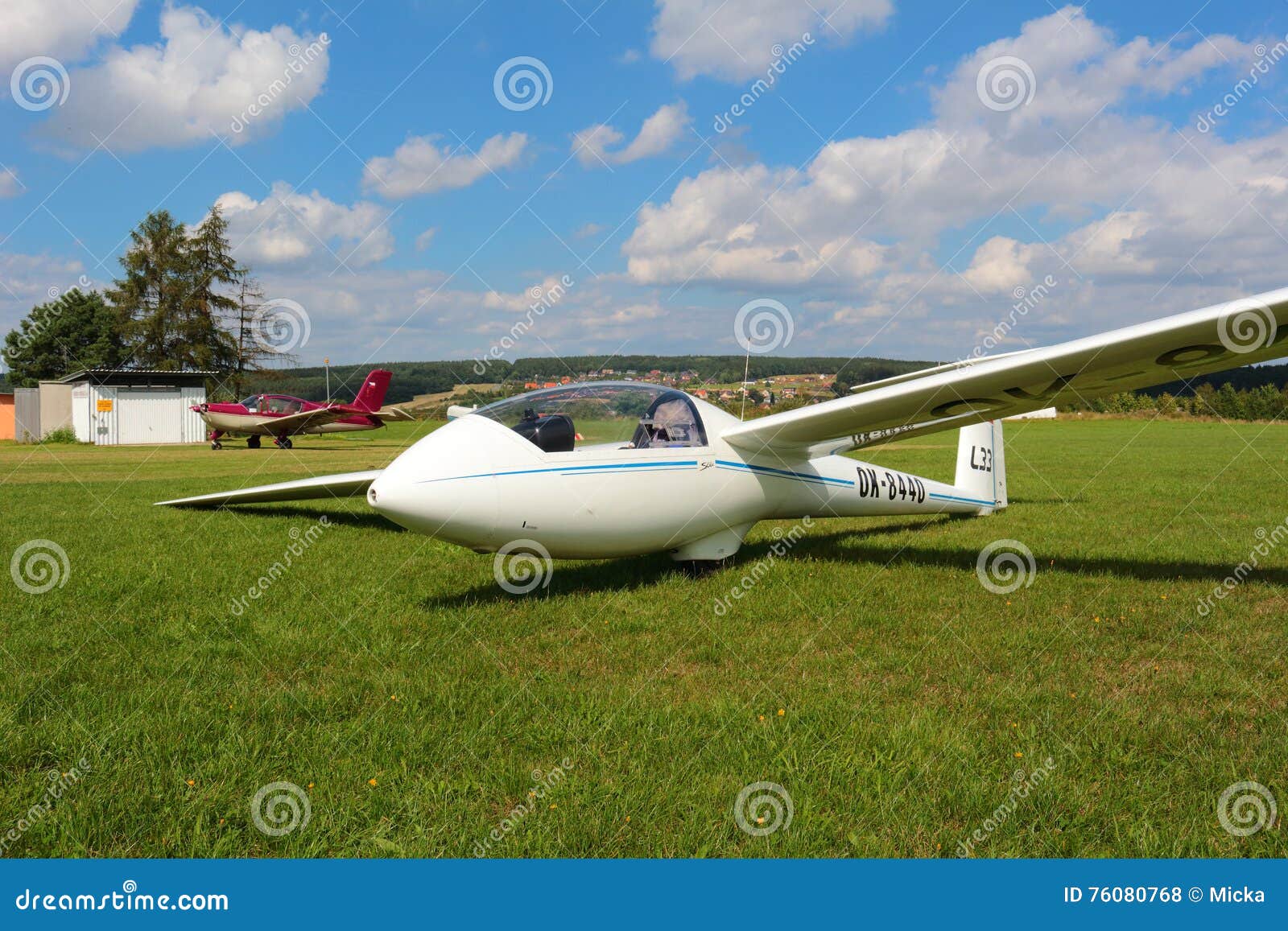 Aliante L-33 solo fotografia stock editoriale. Immagine di fulmine ...