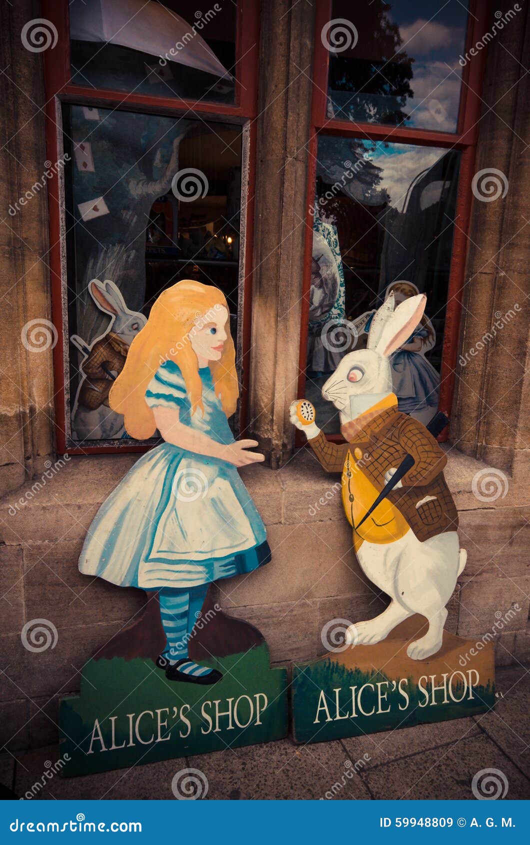 Alice E O Coelho Branco - a Loja De Alice, Oxford Imagem de Stock ...
