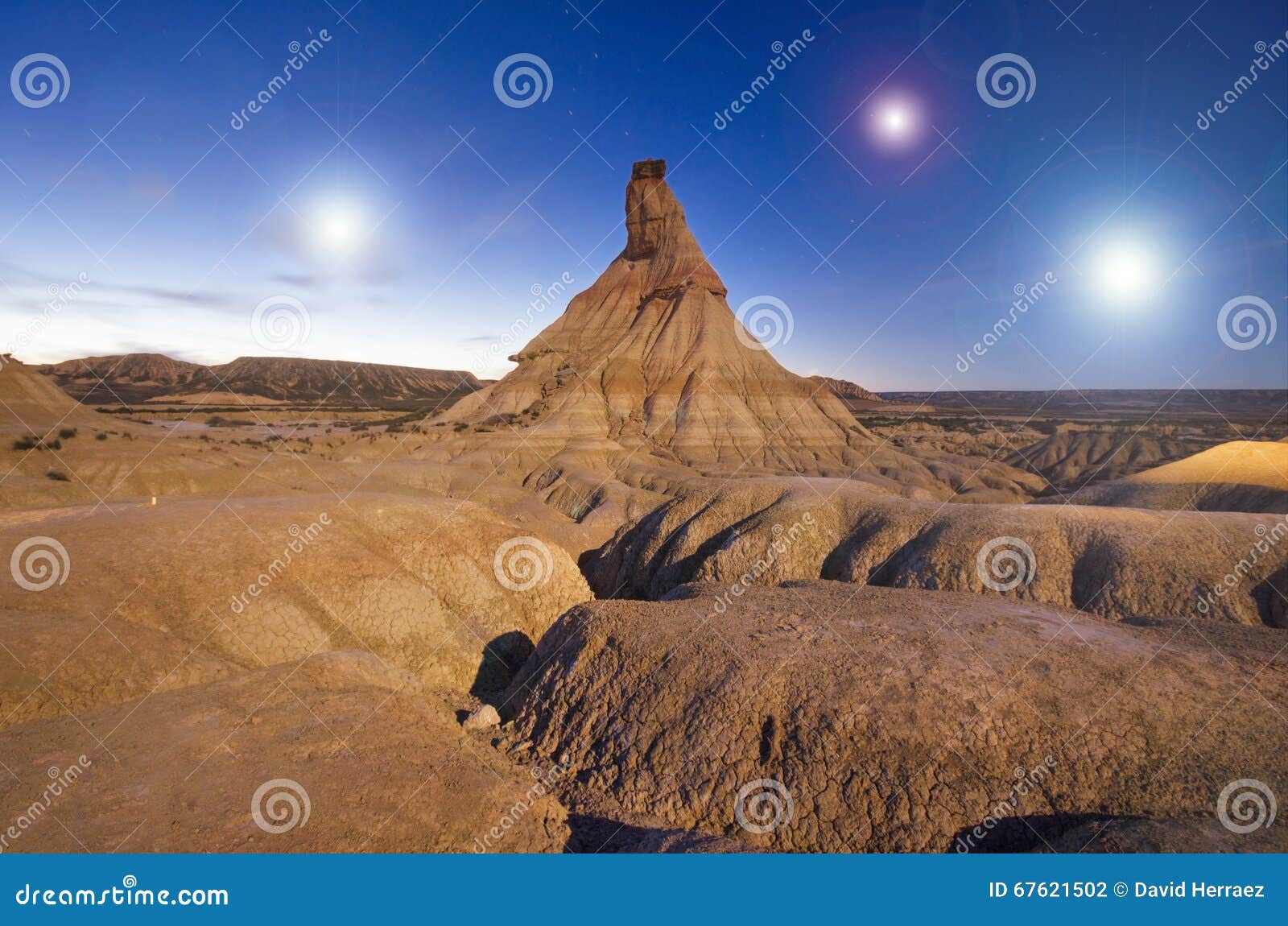 Alien Planet Of Desertic Surface Orbiting A A Three Suns Solar System ...