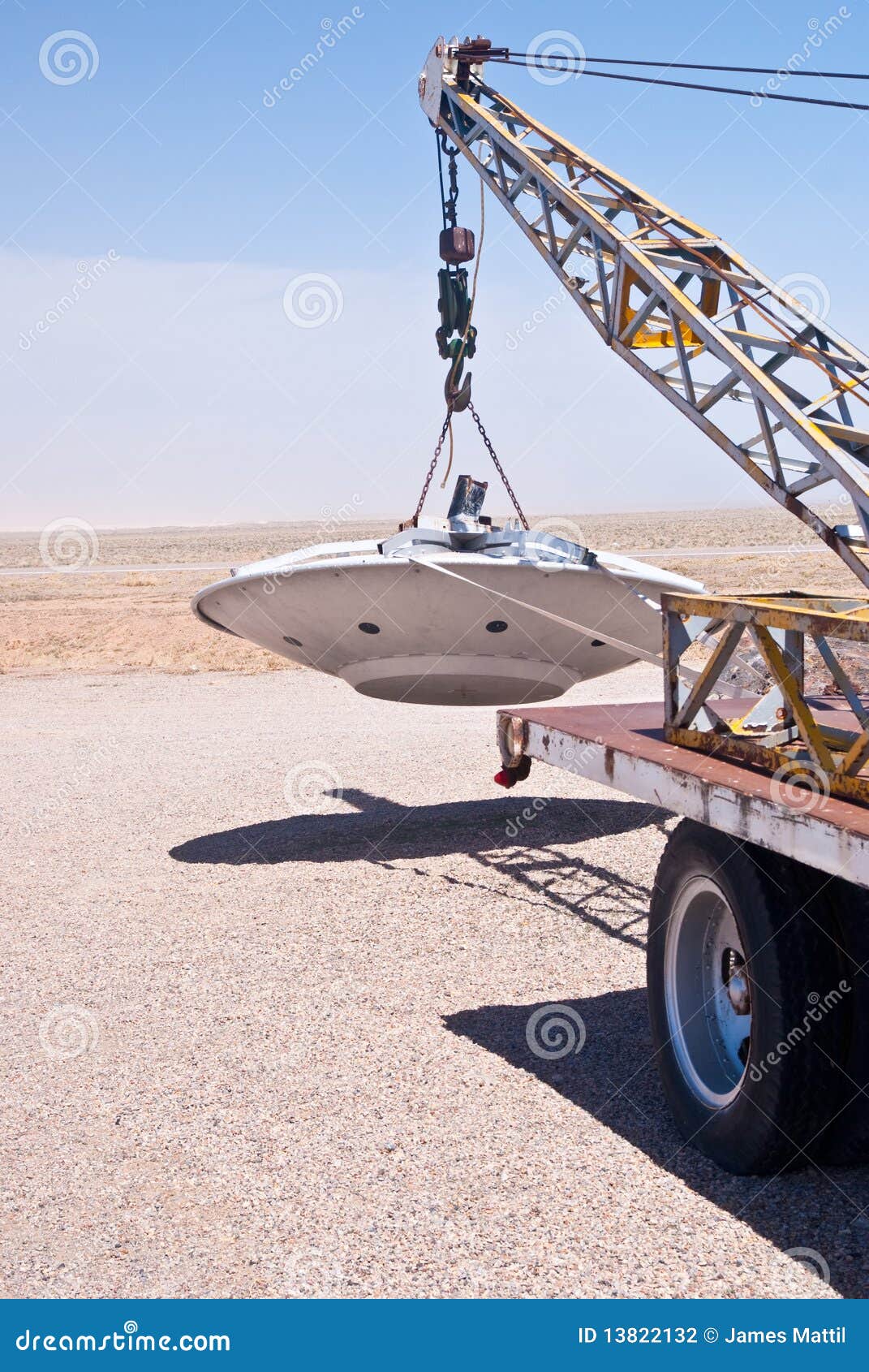 Alien Spacecraft on Tow Truck Editorial Photography - Image of flying ...