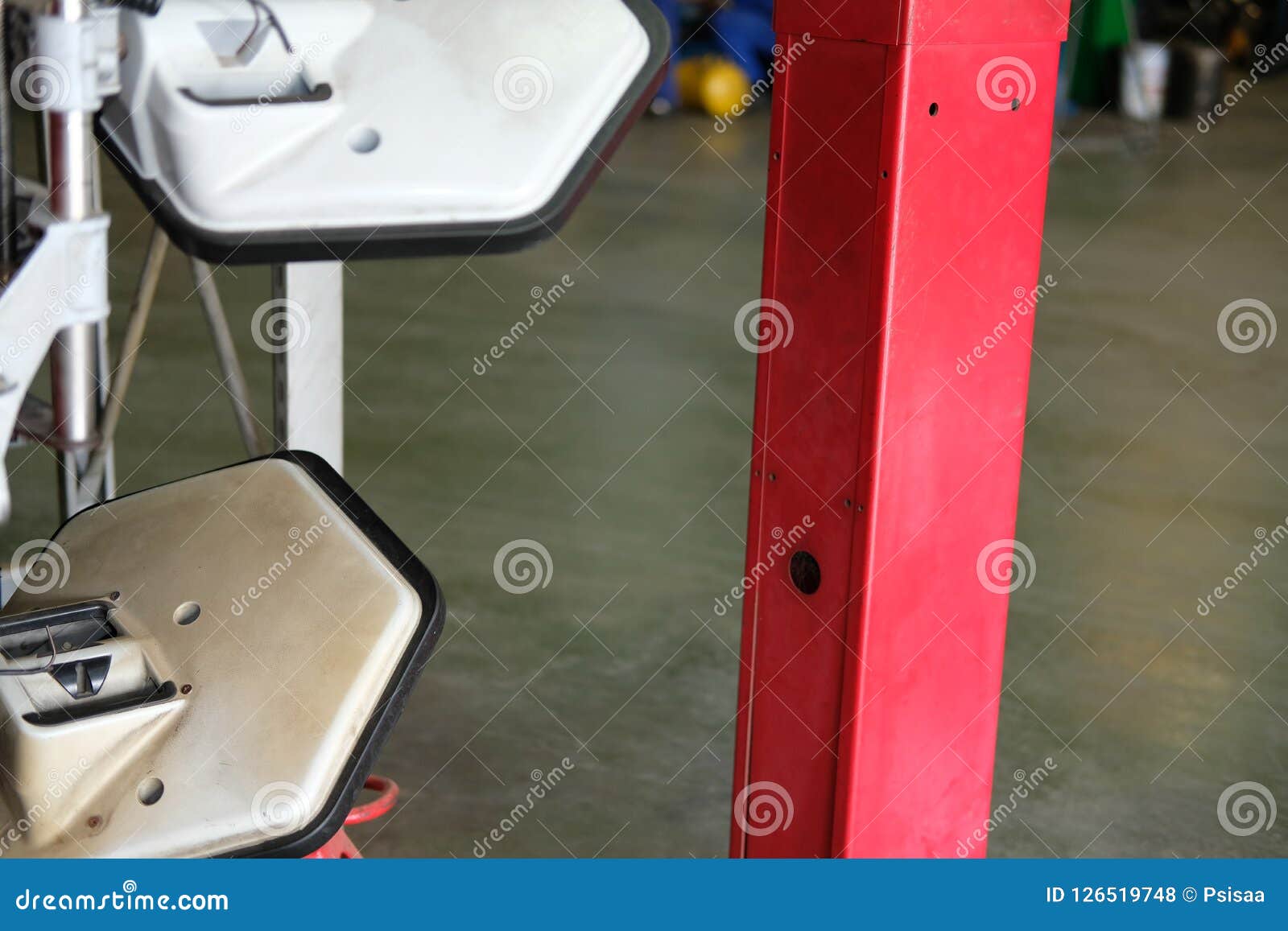 Aligner Reflector Adjustment Tool for Wheel Alignment Check in a Stock ...