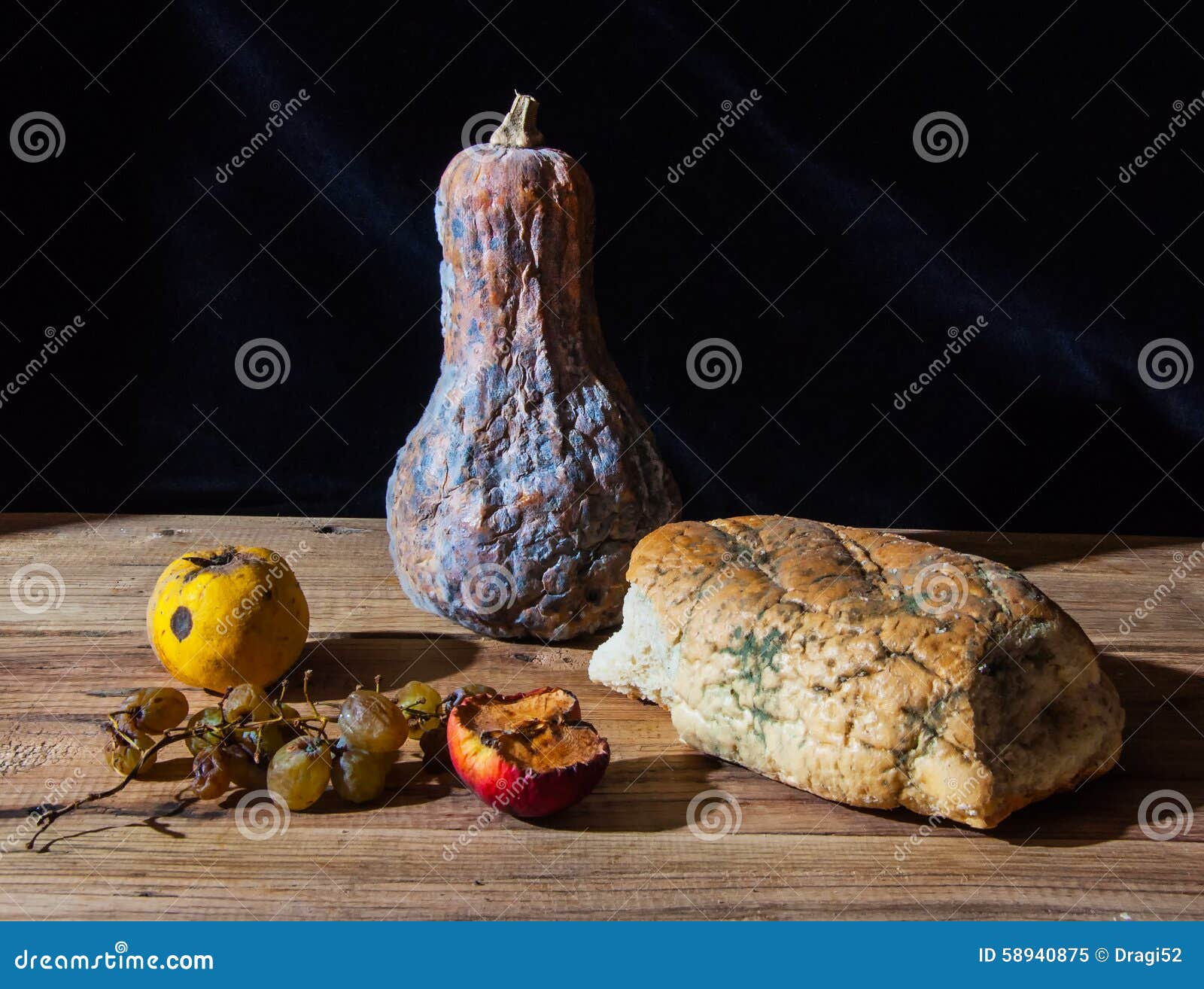 Alimento Ammuffito E Marcio Immagine Stock - Immagine di decompongasi ...