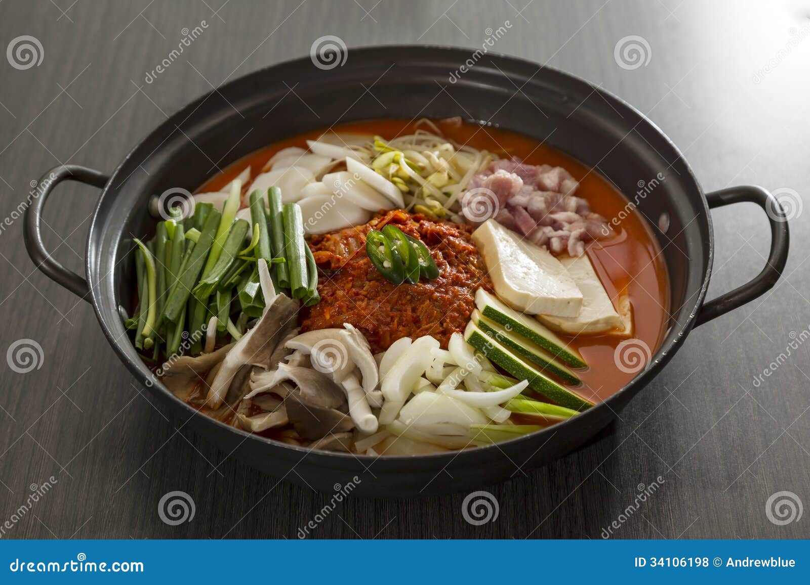 Alimento coreano fotografia stock. Immagine di caldo - 34106198
