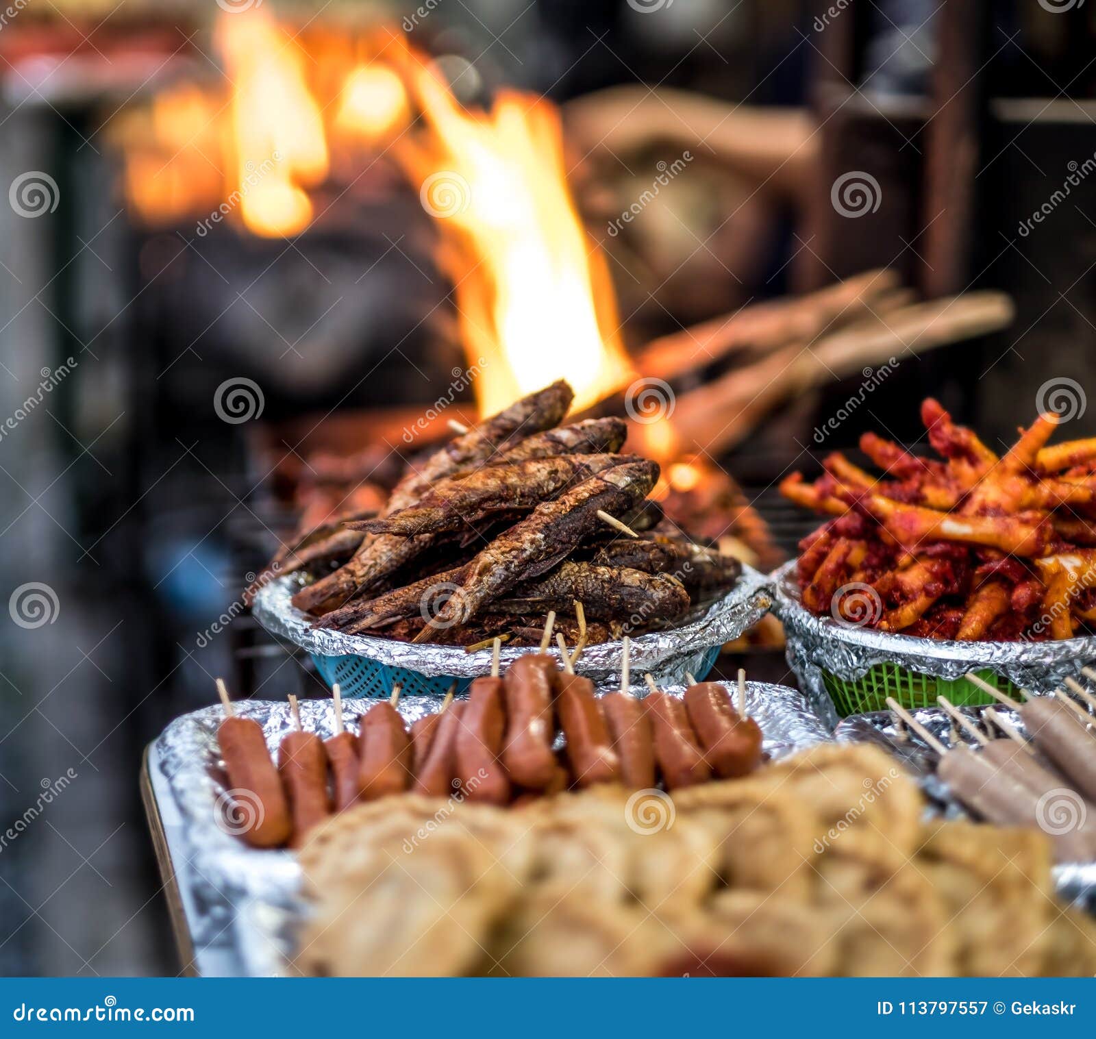 Alimento Da Rua De Fried Nepalese No Mercado Imagem de Stock - Imagem ...