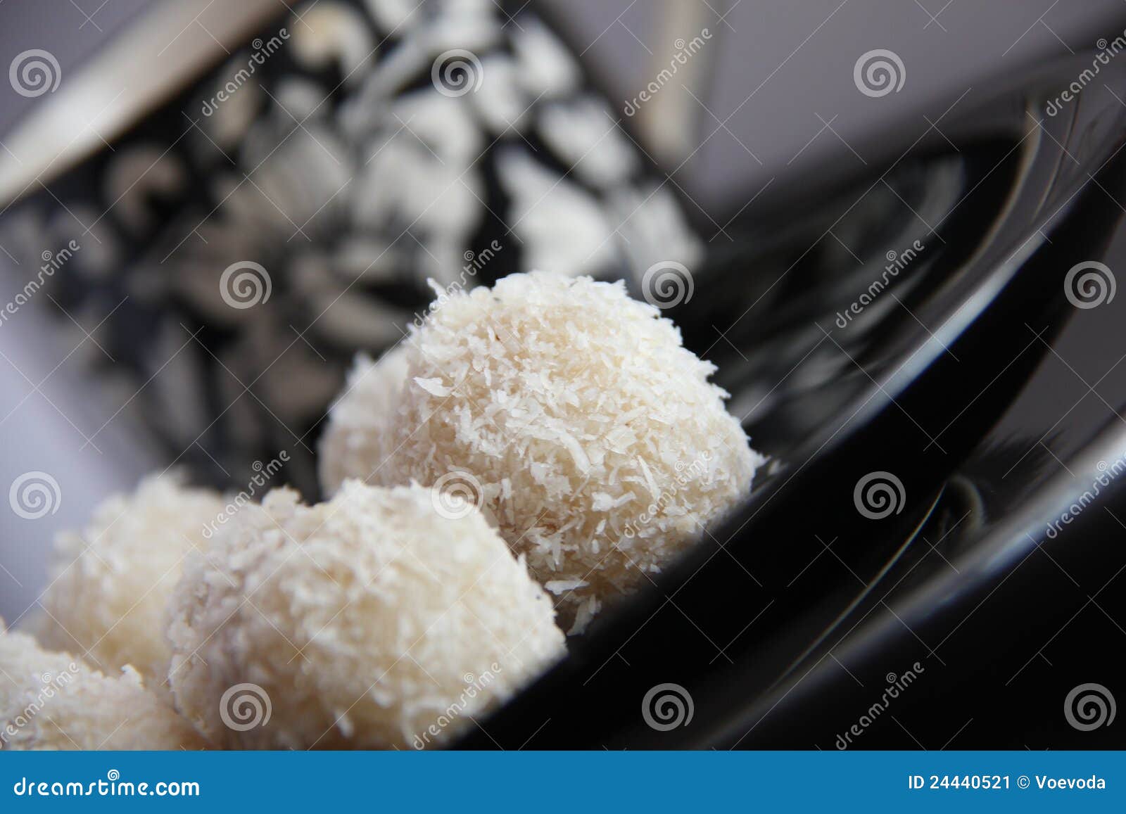 Alimento indio. Coco Laddu imagen de archivo. Imagen de comida - 24440521