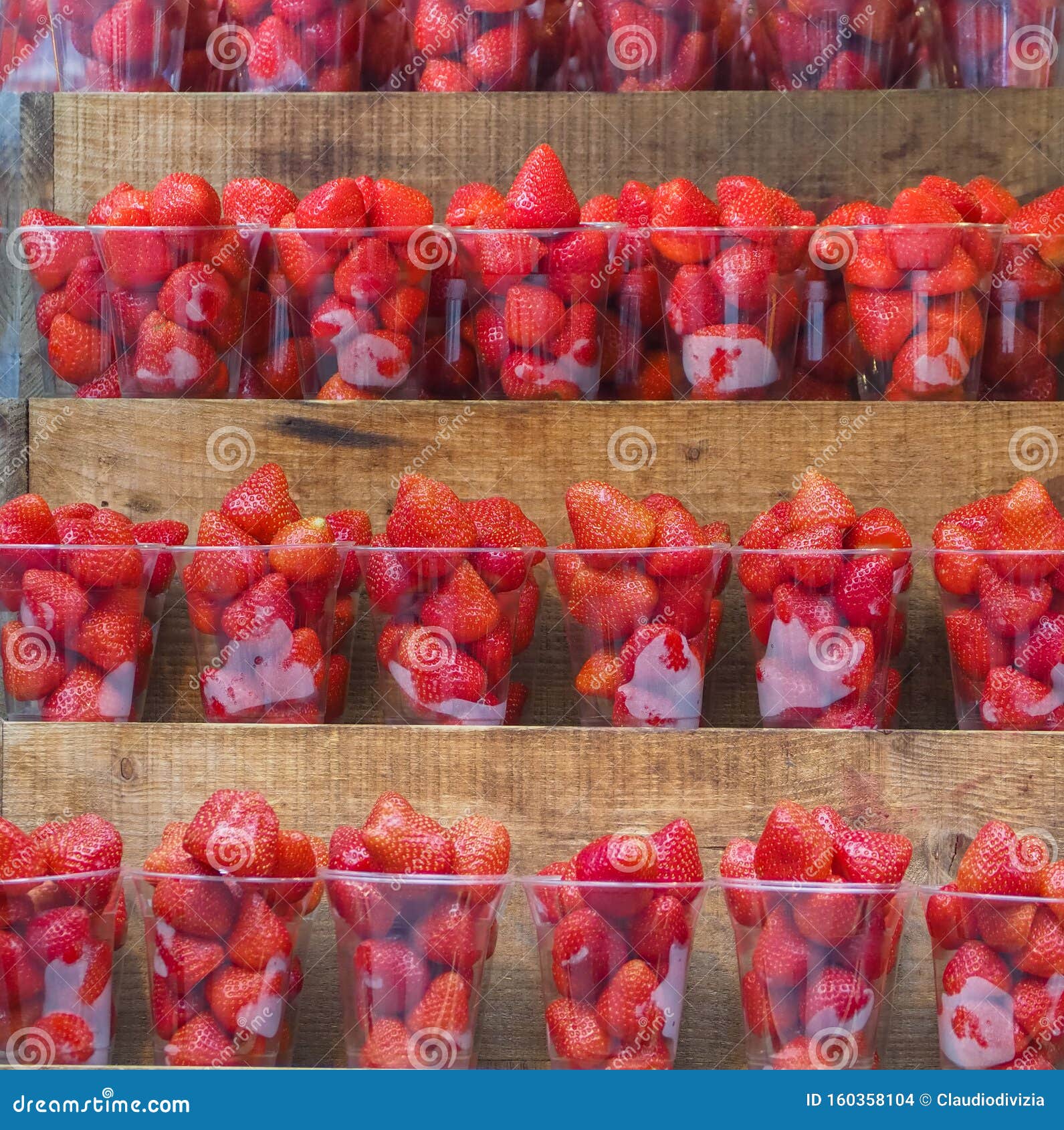 Alimentos a base de fresa foto de archivo. Imagen de baya - 160358104