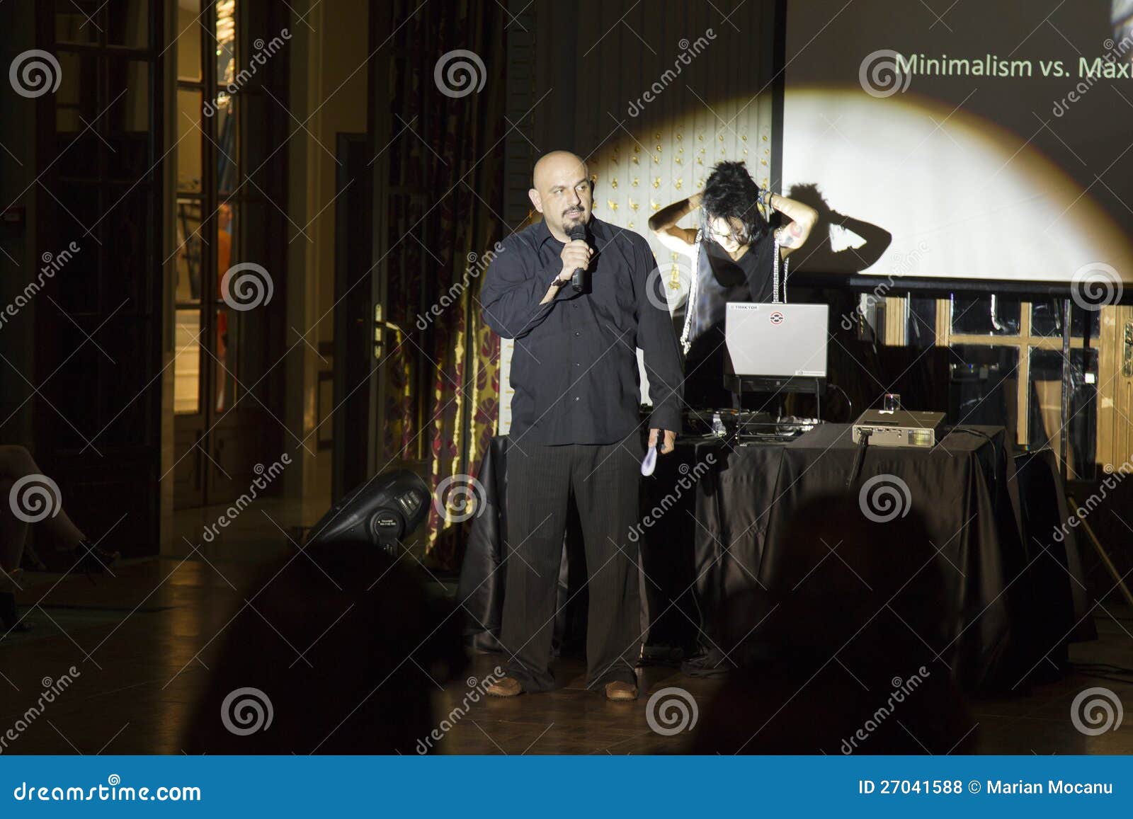 Alin Galatescu redaktionelles stockfoto. Bild von mikro - 27041588