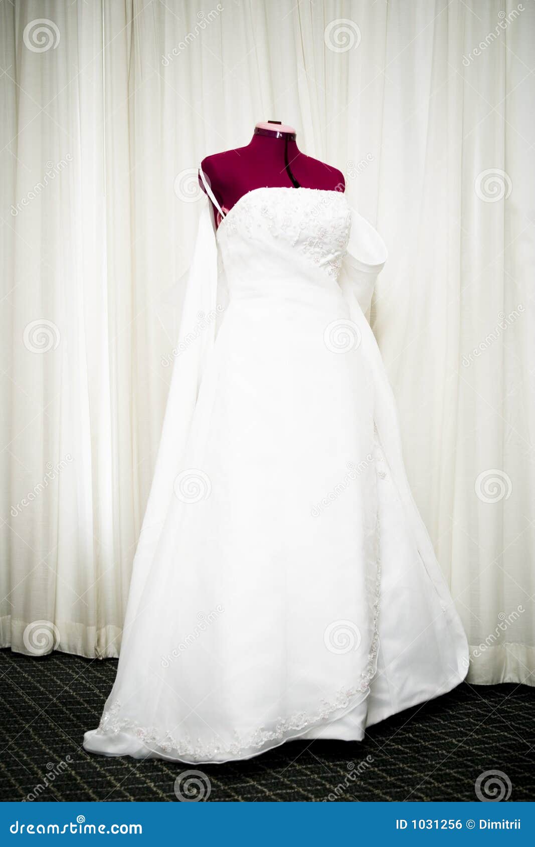 Alineada foto de archivo. Imagen de alineada, lujo, sitio - 1031256