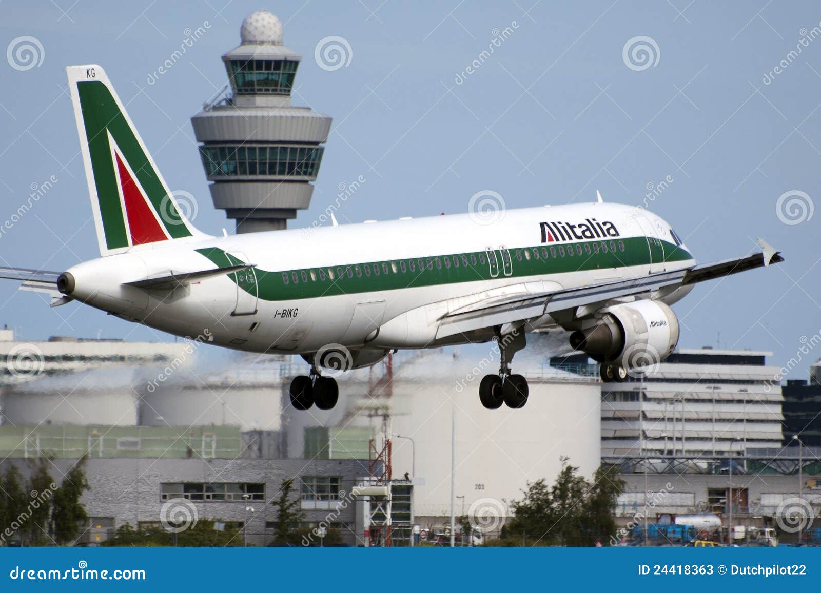 Alitalia Airbus Plane Landing Editorial Stock Photo - Image of skyline ...