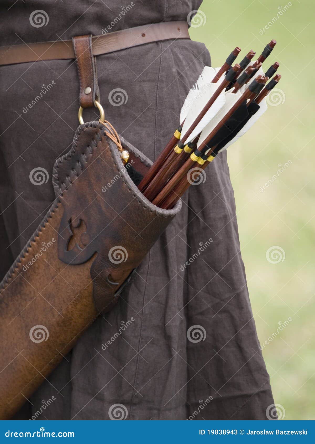 Aljaba y flechas imagen de archivo. Imagen de cuero, archery - 19838943