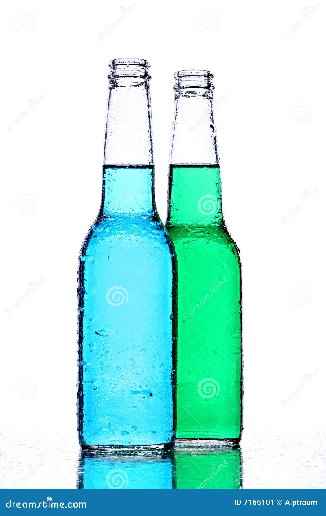 Alkohol bottles white fotografering för bildbyråer. Bild av smakligt ...