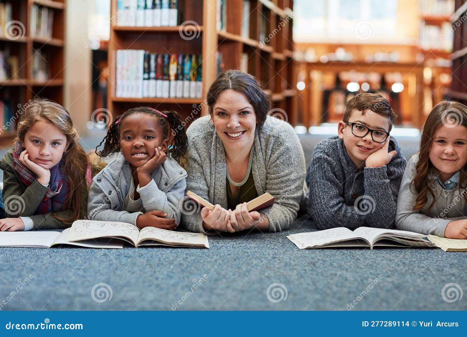 All Great Leaders Started by Reading. Elementary School Kids Reading ...