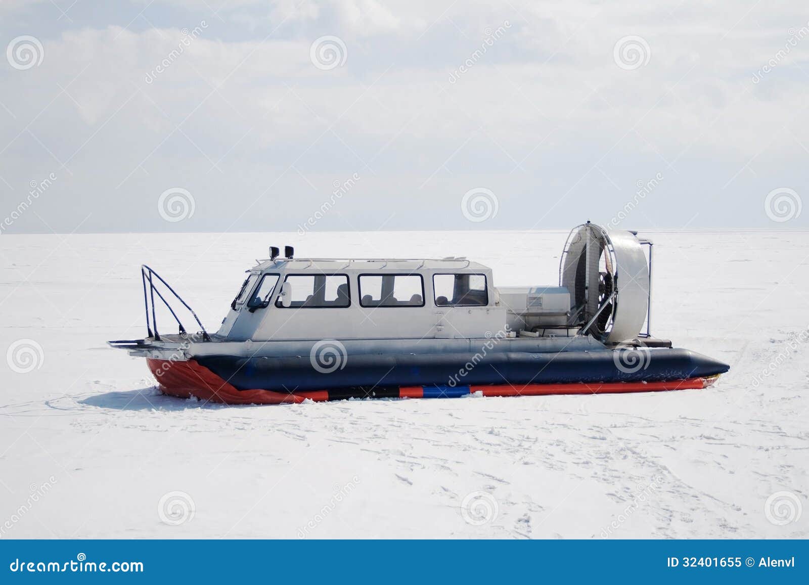 All-seasonal hovercraft stock image. Image of dust, polar - 32401655