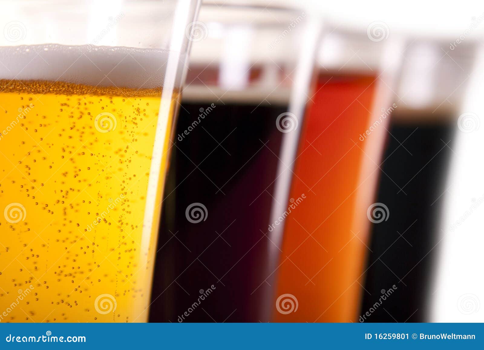 Alle kleuren van bier stock afbeelding. Image of goud - 16259801