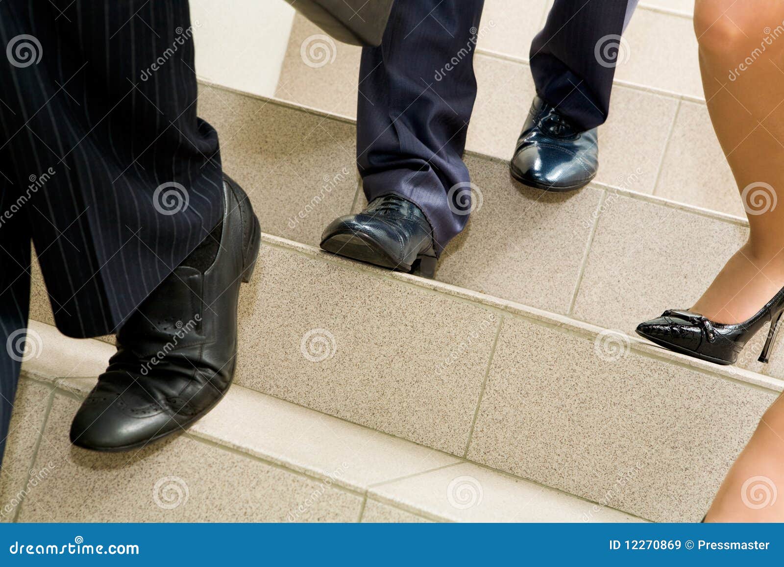 Aller en bas image stock. Image du indoors, affaires - 12270869