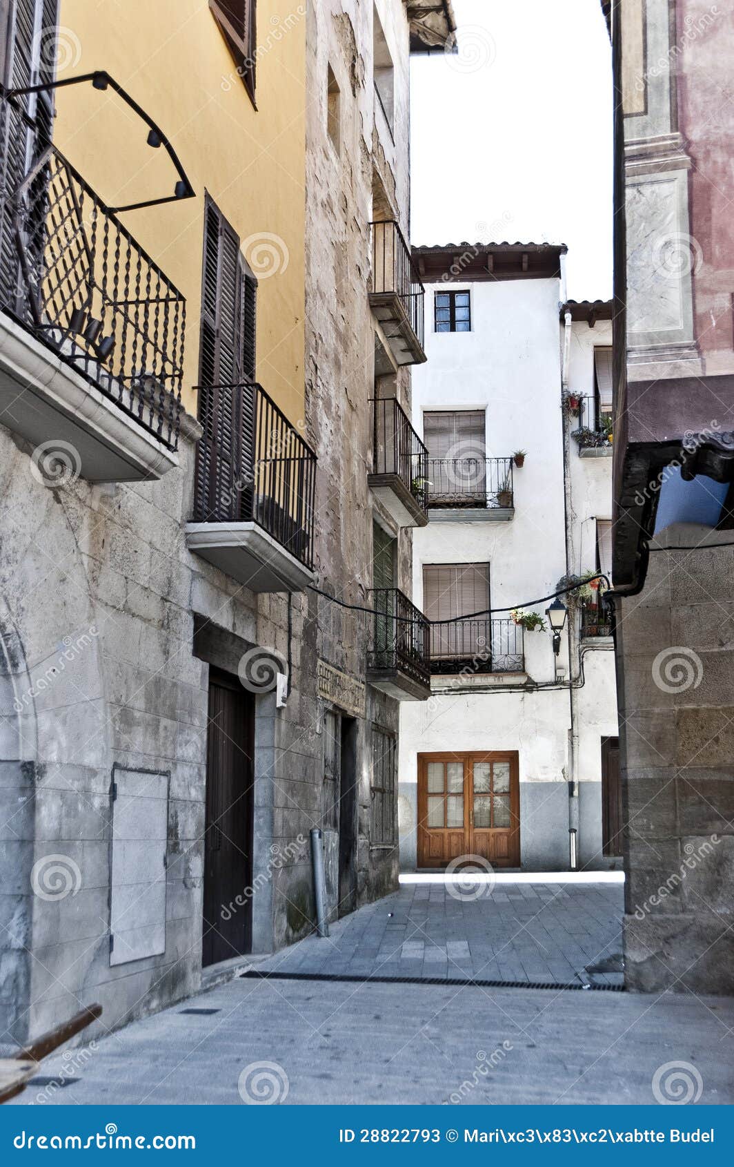 Alley in Graus, Spain stock image. Image of gate, european - 28822793