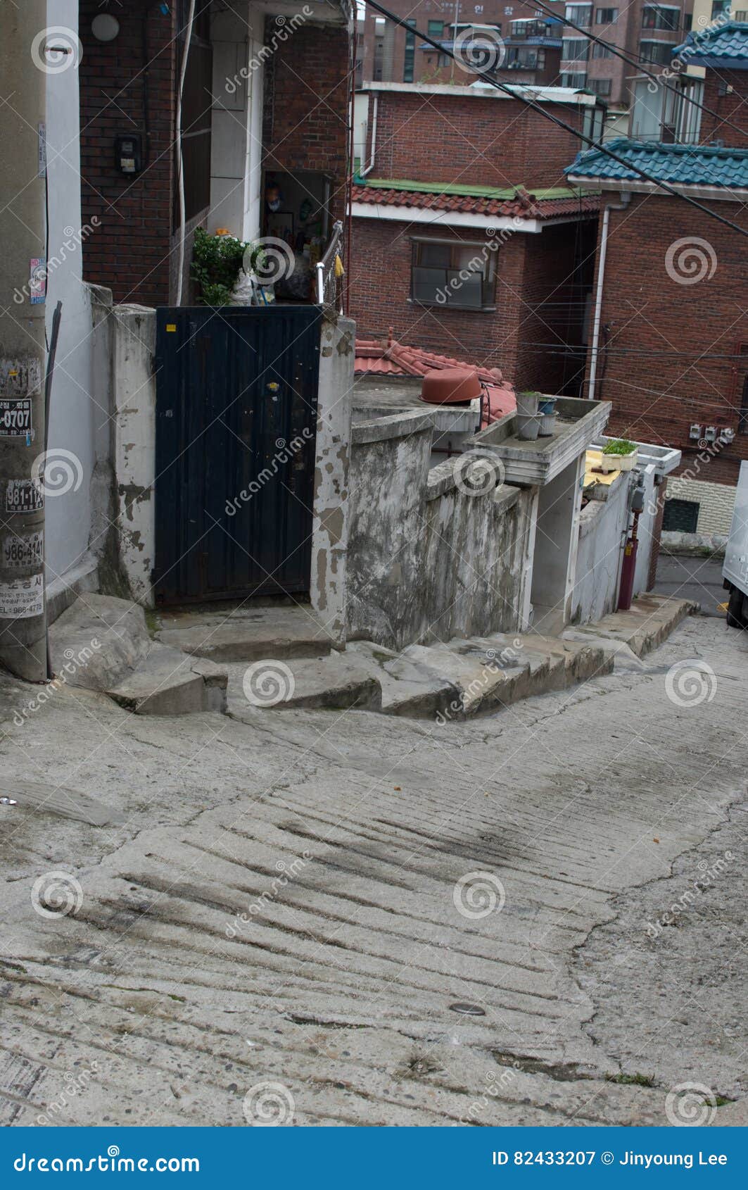 Alley editorial photography. Image of built, architect - 82433207