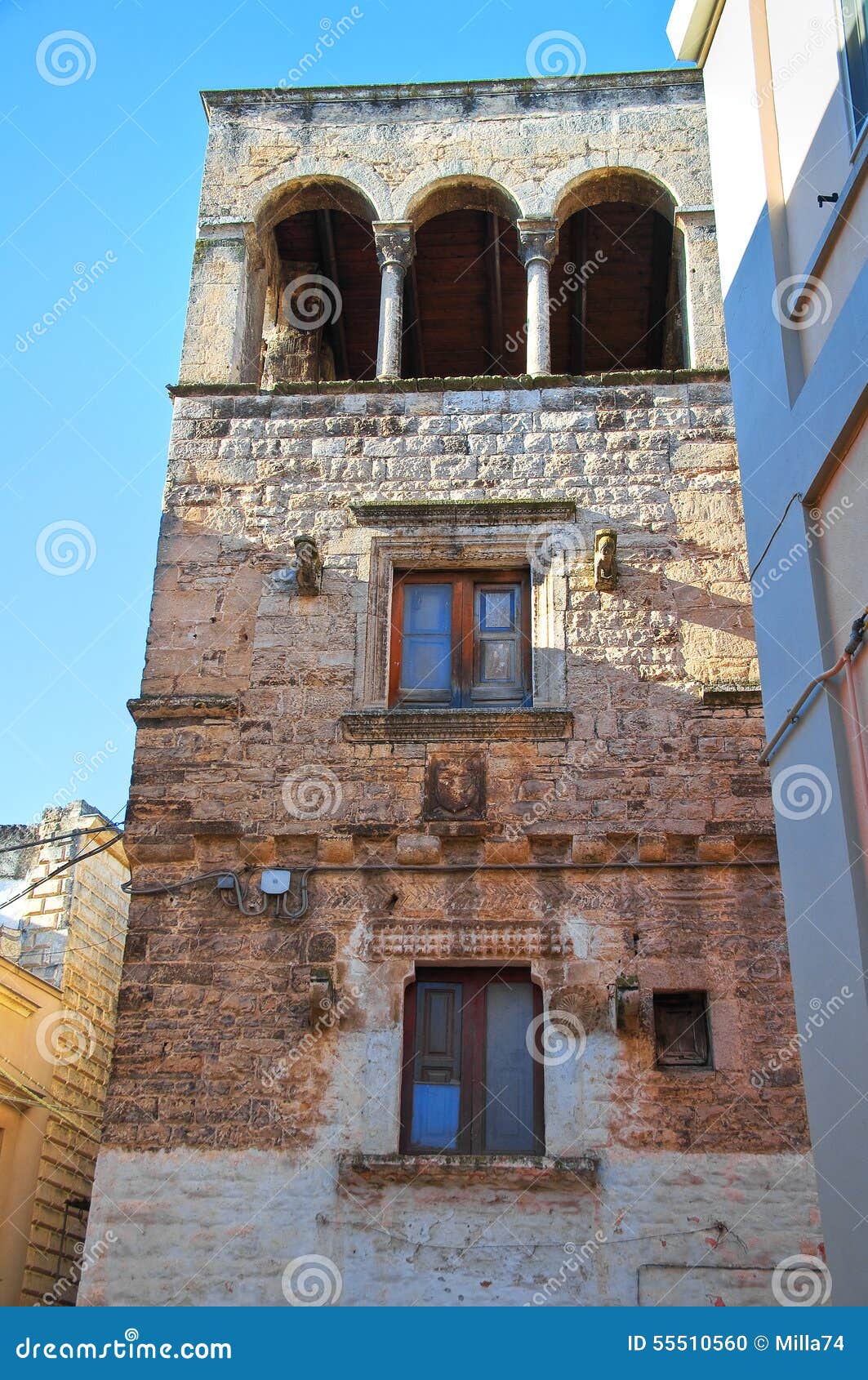 Alleyway. Bitritto. Puglia. Italy. Stock Photo - Image of building ...