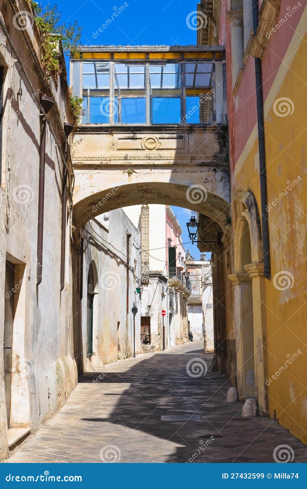 Alleyway. Nardo. Puglia. Italy. Stock Image - Image of archway, baroque ...