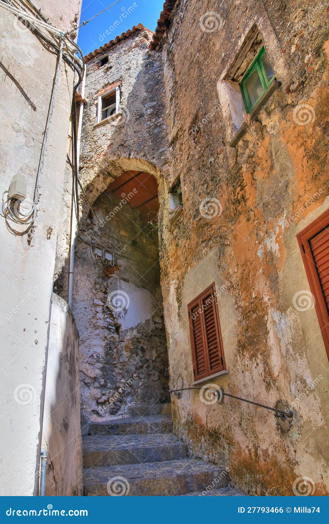 Alleyway. Scalea. Calabria. Italy. Stock Photo - Image of alleyway ...