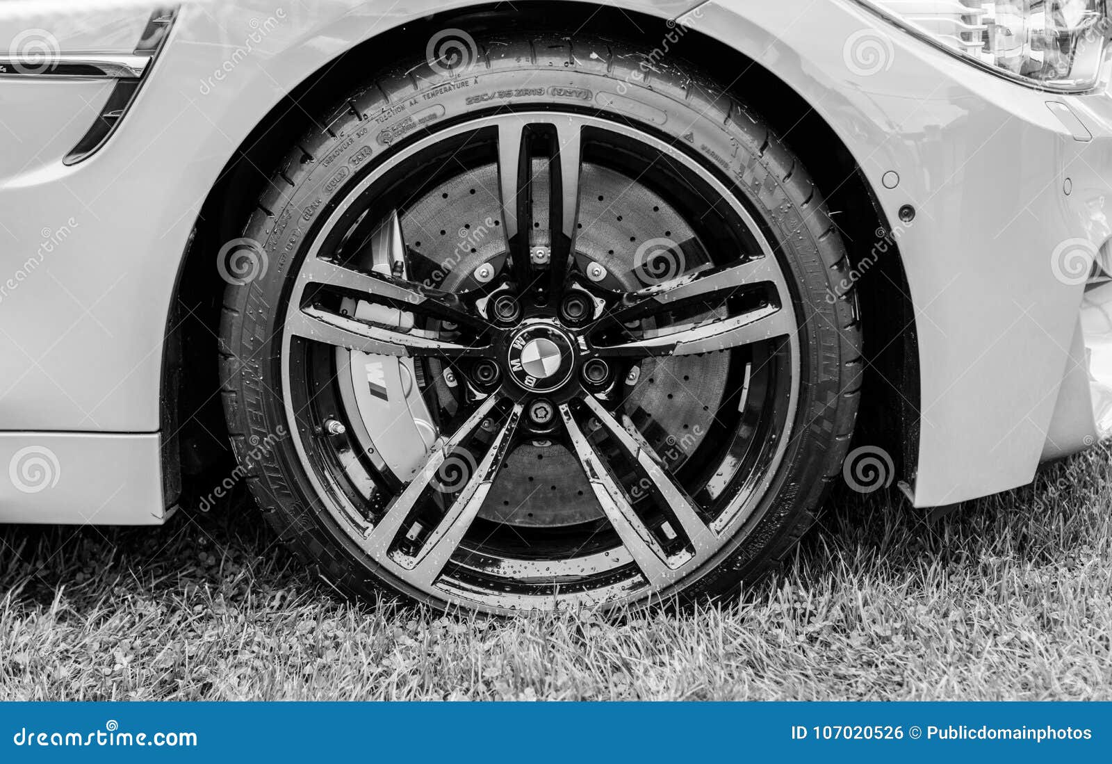 Alloy Wheel, Motor Vehicle, Wheel, Car Picture. Image: 107020526