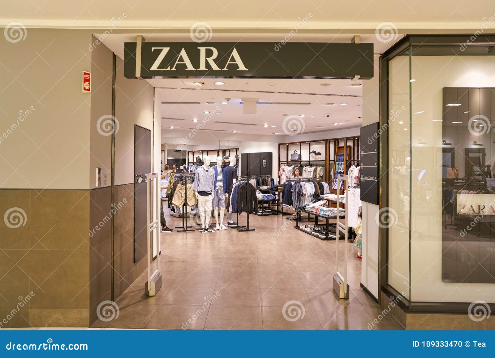 Almacén de Zara imagen editorial. Imagen de zara, centro - 109333470