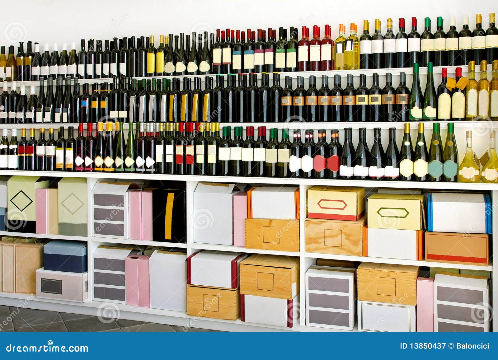 Almacén del restaurante imagen de archivo. Imagen de estantes - 13850437