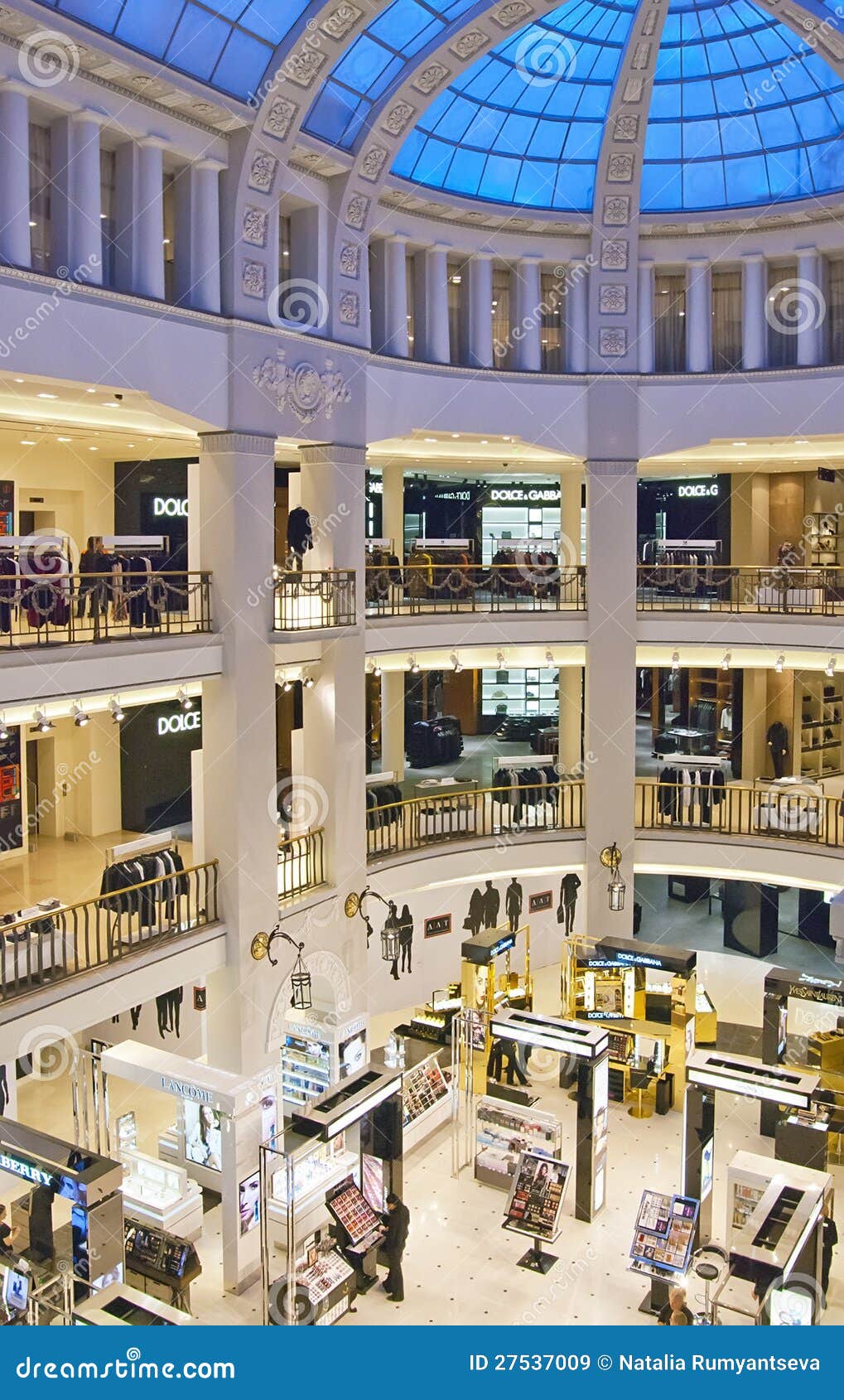 Almacén grande imagen de archivo editorial. Imagen de santo - 27537009