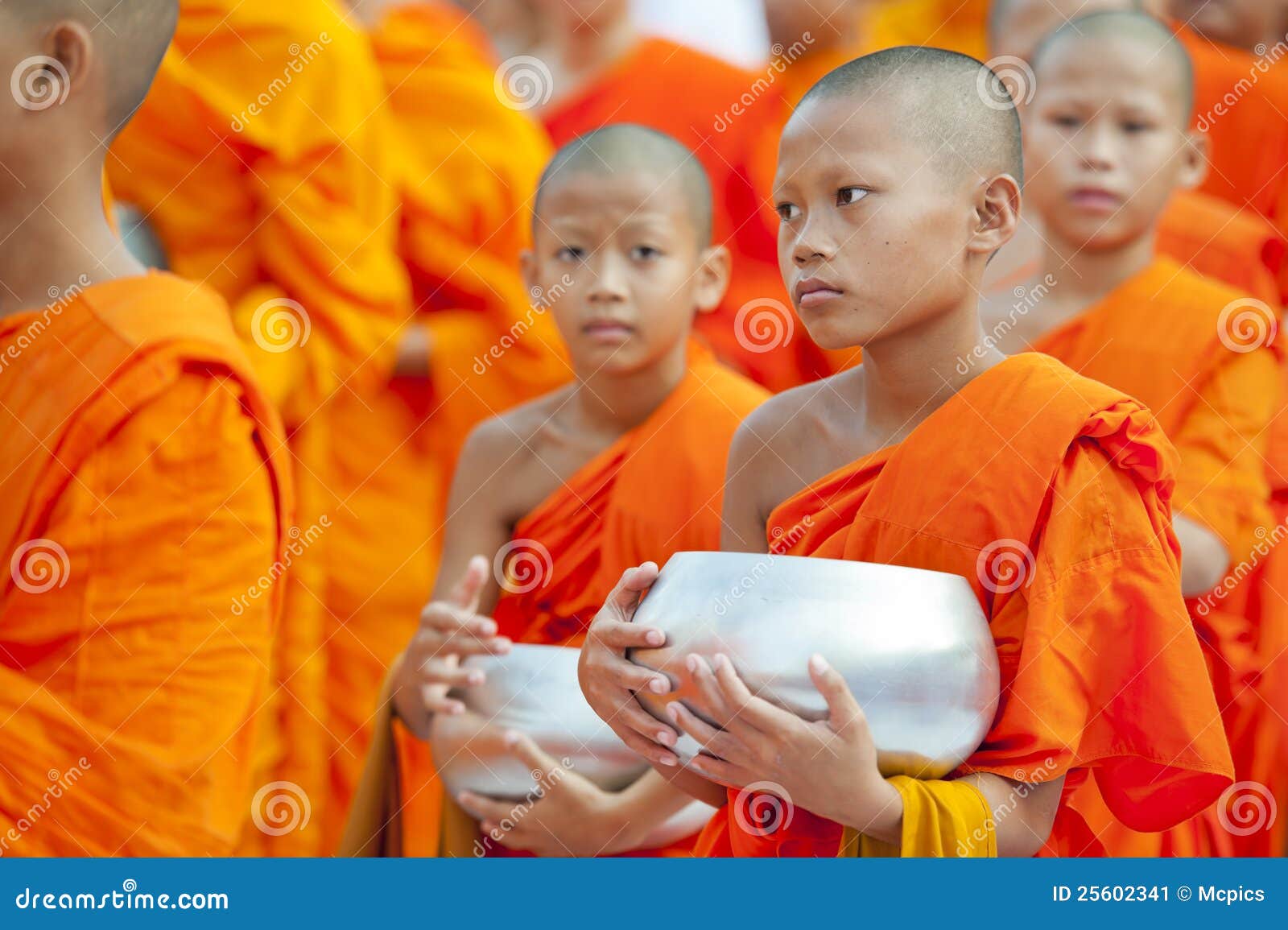 Alms-giving Ceremony in Bangkok Editorial Photo - Image of robe, giving ...